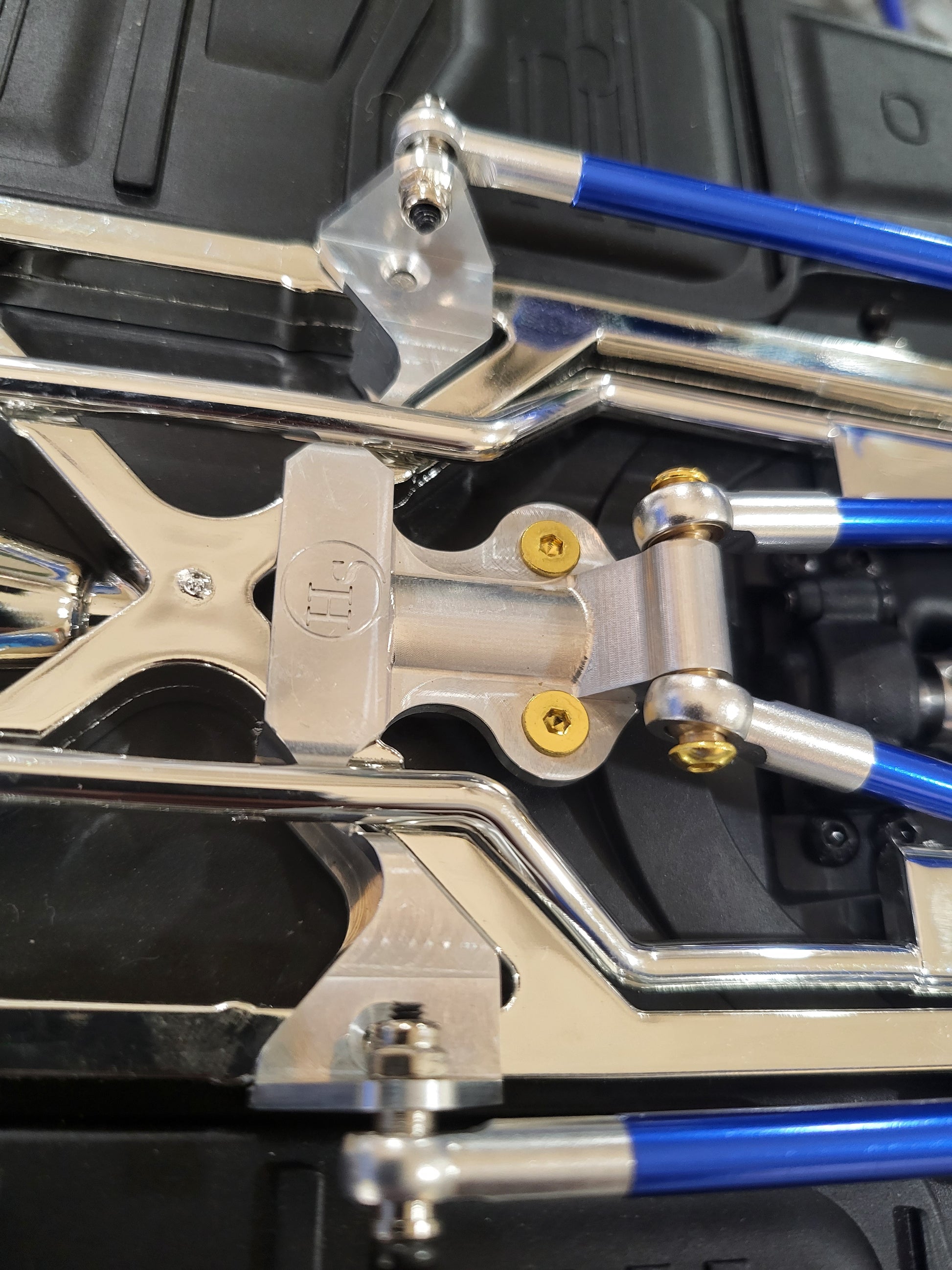 1 Piece Trailing Arm Mount – RCHopShop